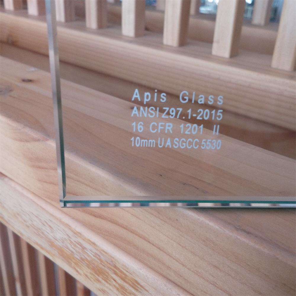Clear tempered glass for frameless shower doors - Apis Glass